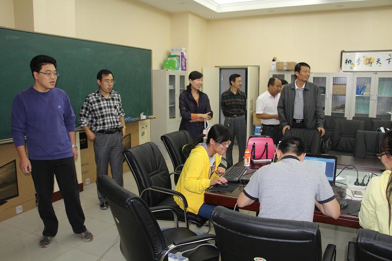 研究生院领导问候我校参加全国第十届研究生数学建模大赛的研究生-研究生院